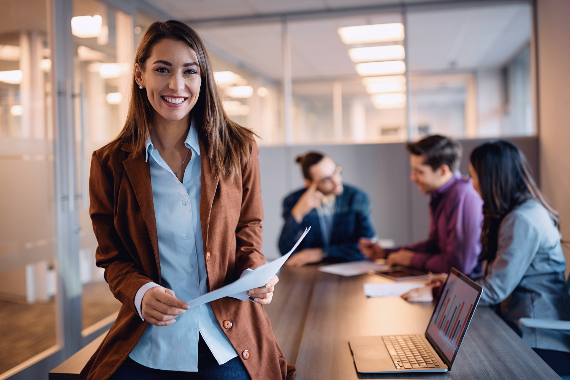 65 % zaměstnanců v ČR dostává stravenky. O které benefity je největší zájem a co lidem chybí?