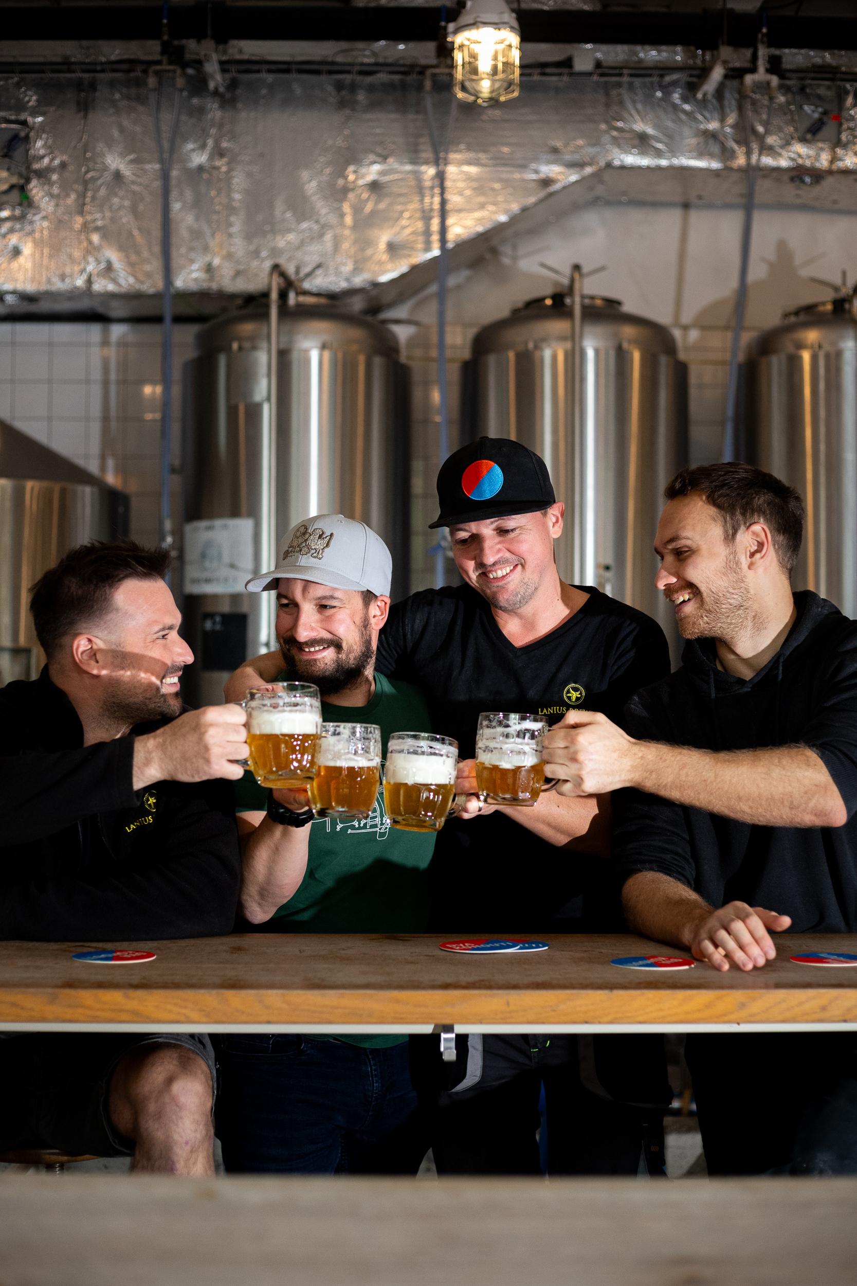 Nad tankami sa blýska: Slovak beer party at Dva kohouti | Archive of ...