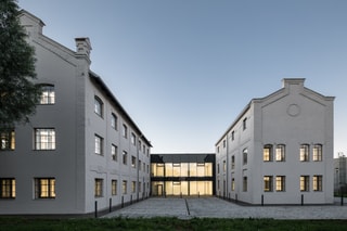 STUDIO ACHT