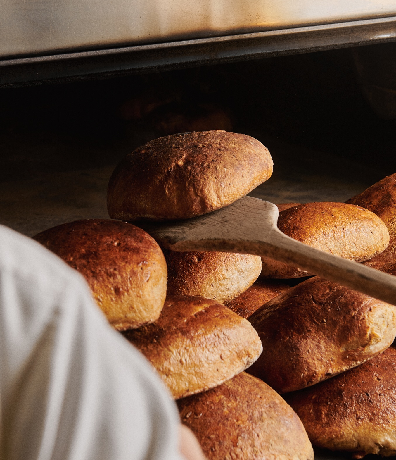 Chleba se peče z chlebové mouky!