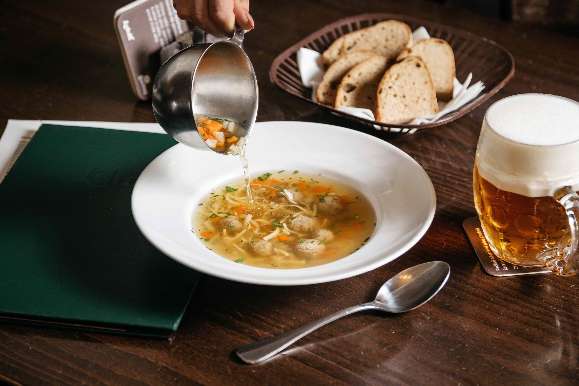 10 steps to authentic Czech bone broth