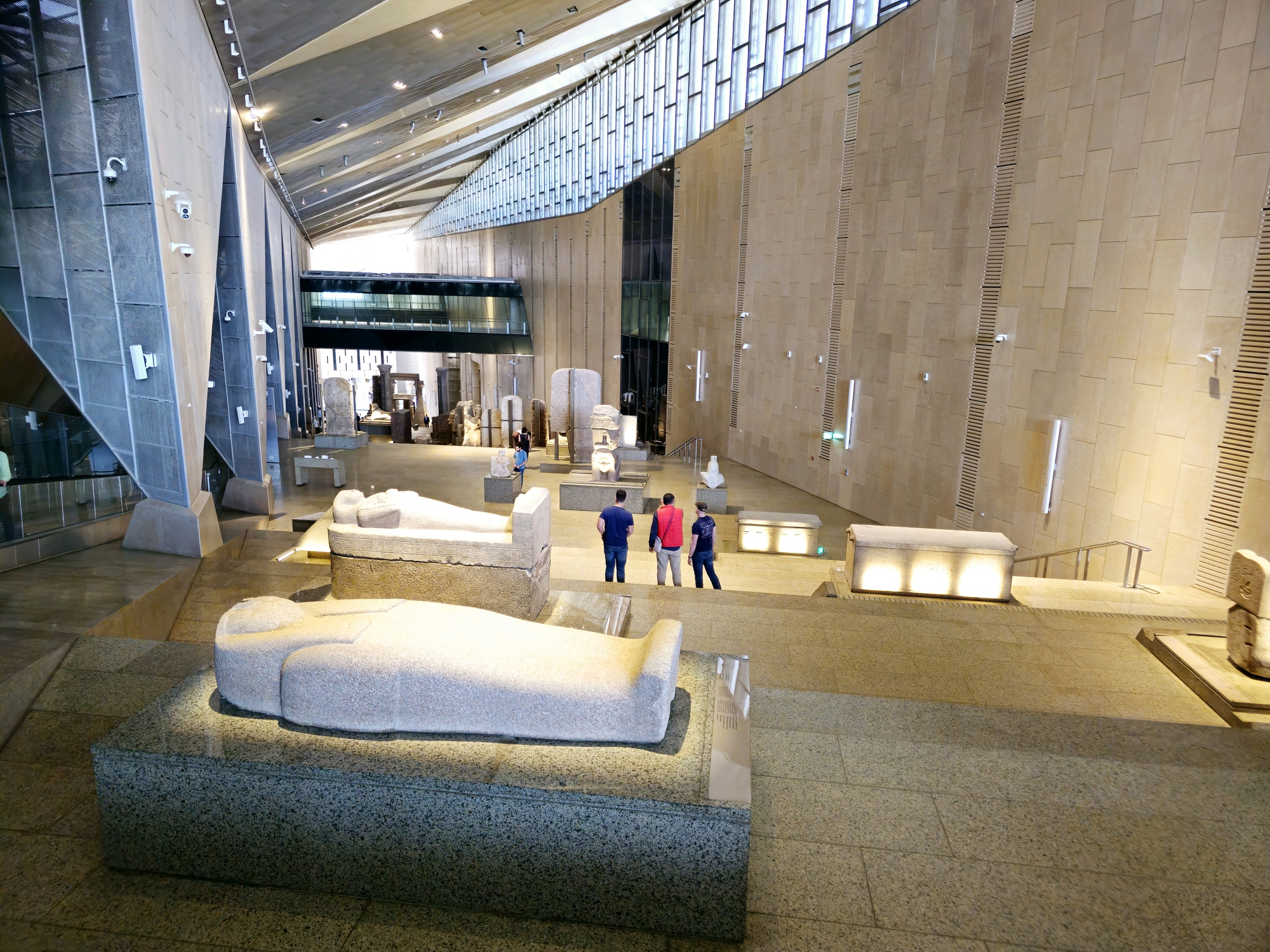 U pyramid otevřeli největší muzeum světa. 50 000 exponátů, 50 hektarů ...